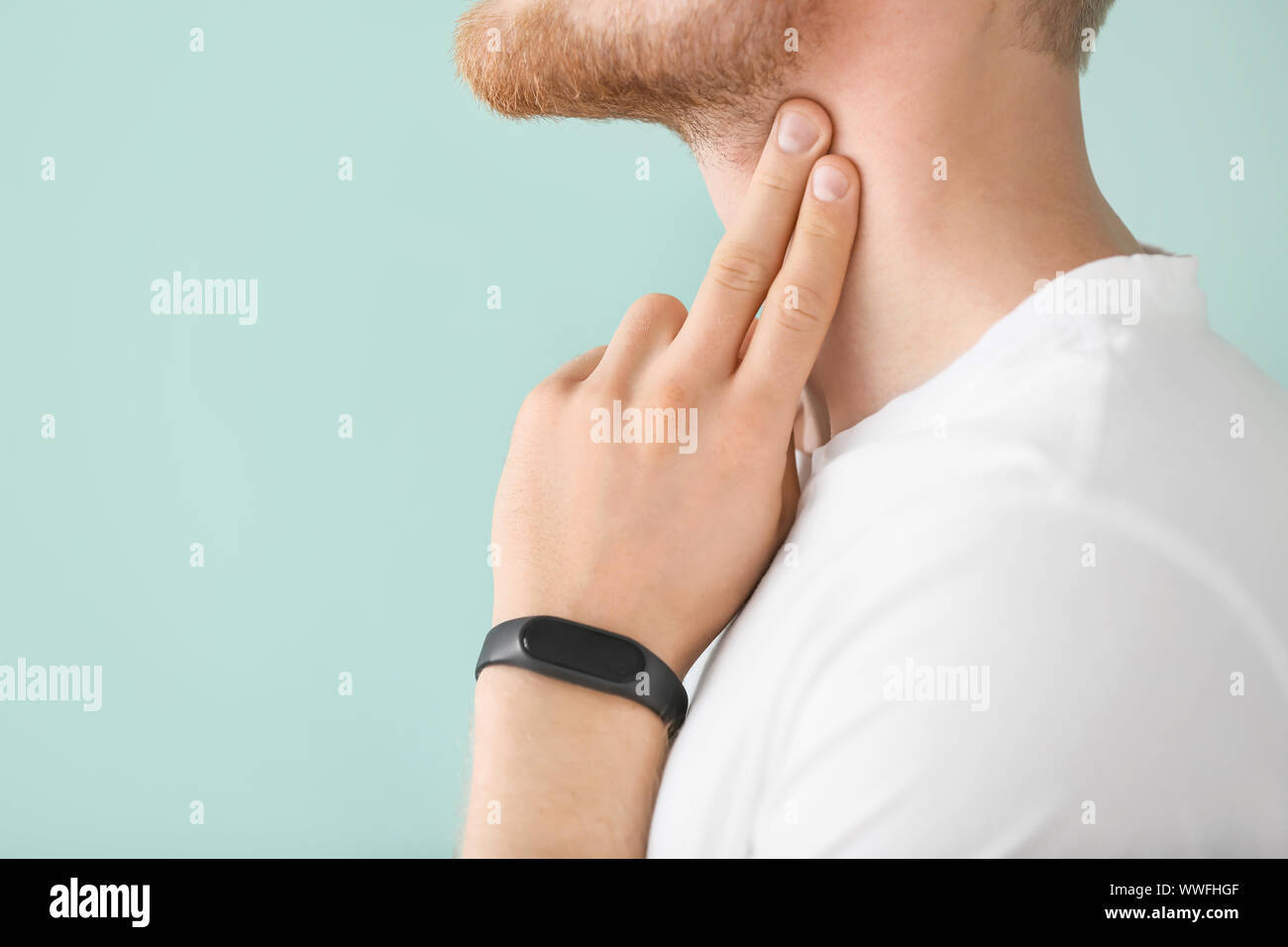 Checking Pulse Neck High Resolution Stock Photography and Images - Alamy