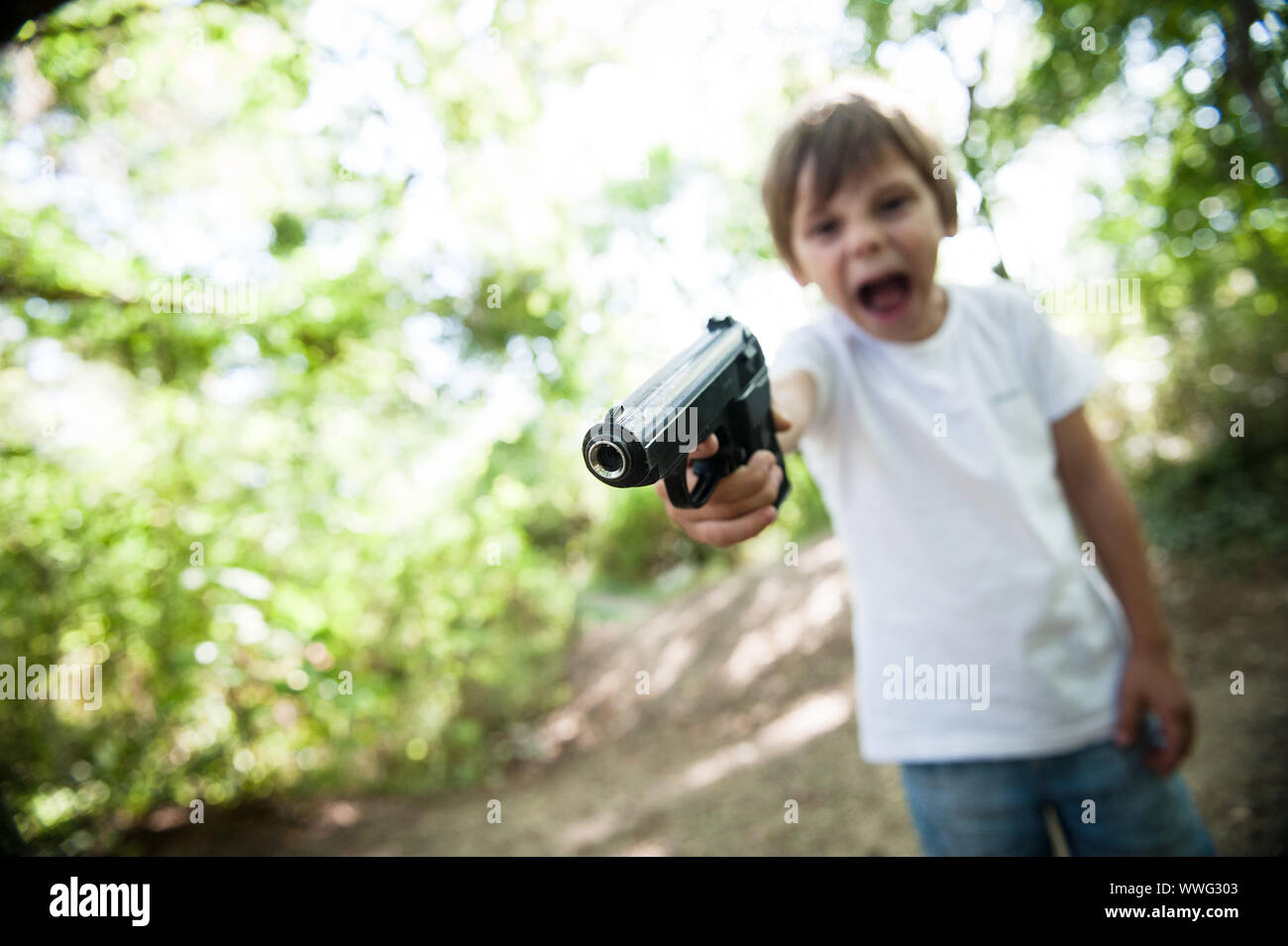 Real gun hi-res stock photography and images - Alamy