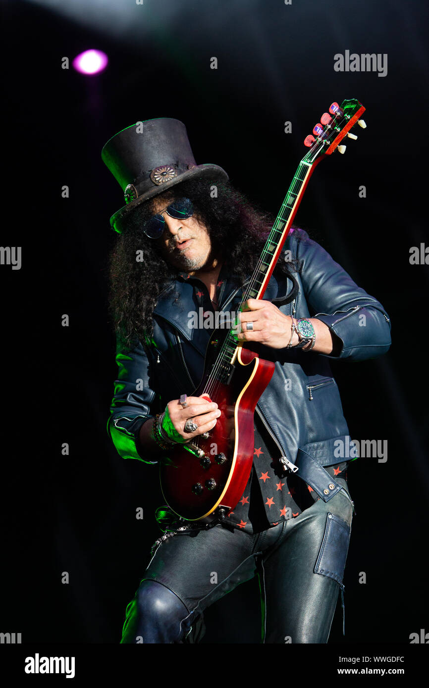 Saul hudson hi-res stock photography and images - Alamy