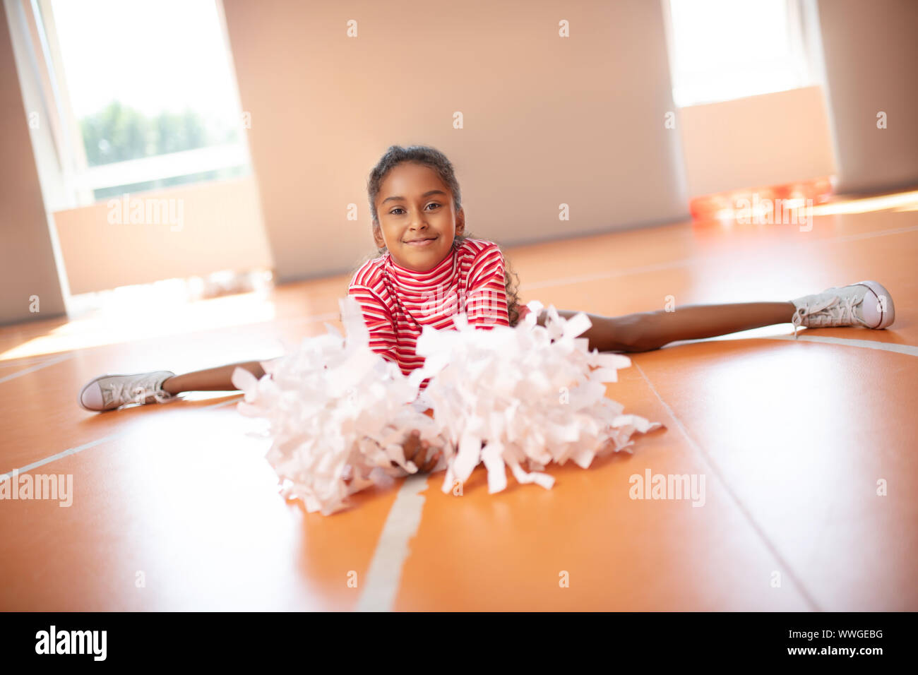 School girl legs hi-res stock photography and images - Alamy