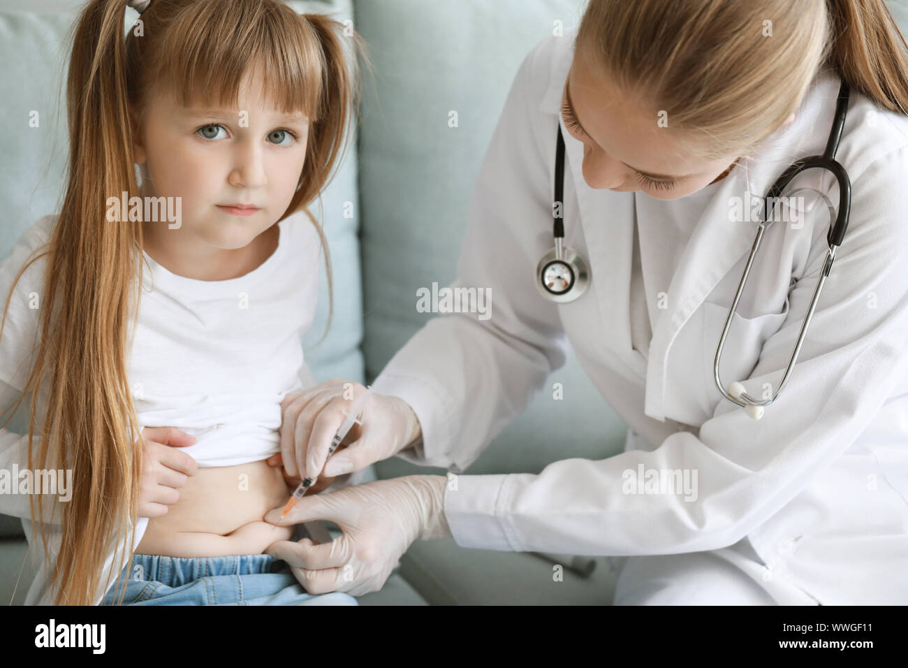 Insulin injection child hi-res stock photography and images - Alamy