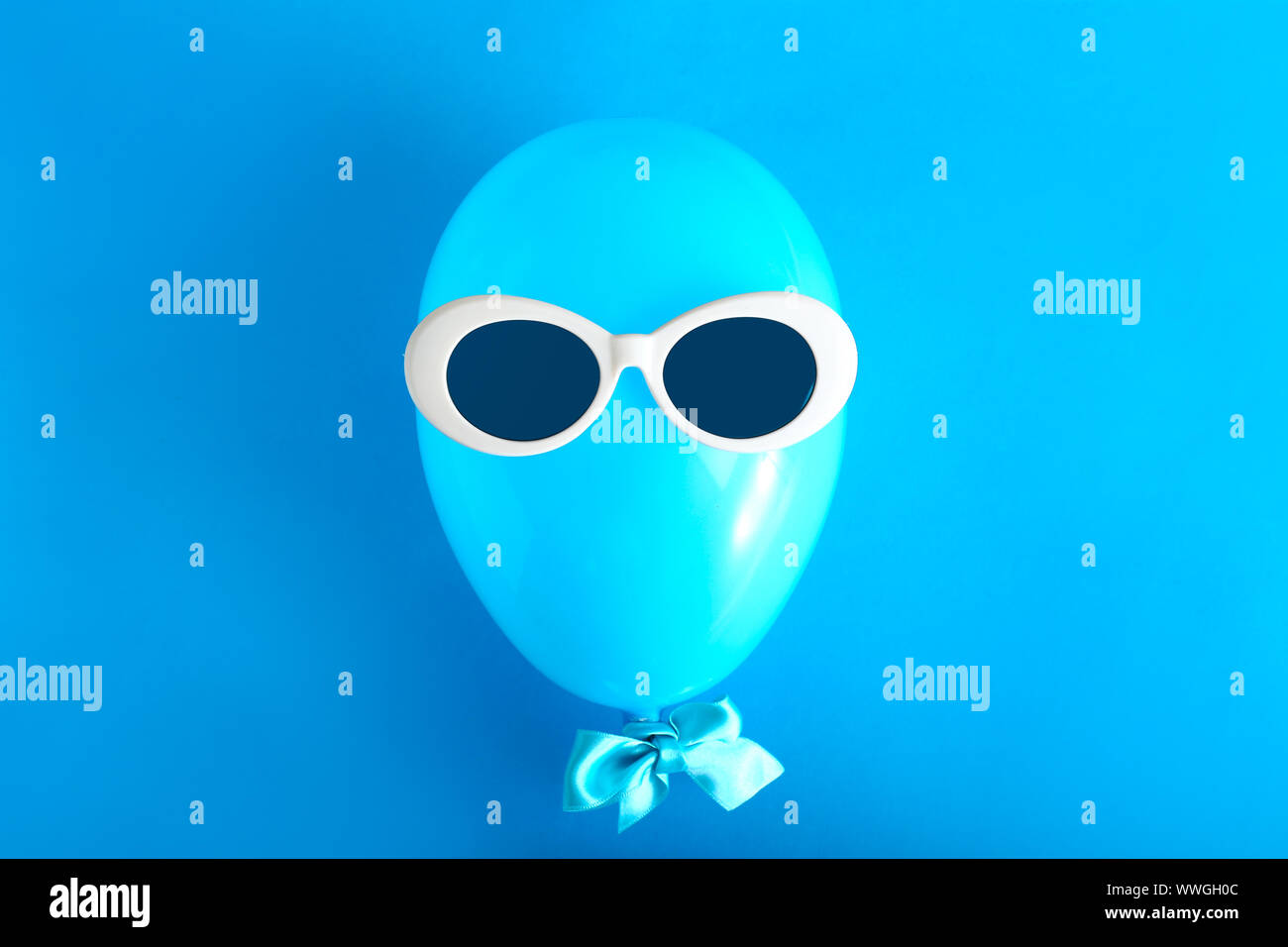 Sun balloon sunglasses hi-res stock photography and images - Alamy