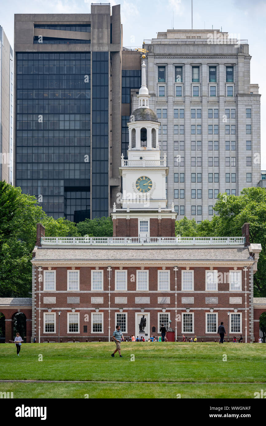 Philadelphia city hall clock tower hi-res stock photography and images ...