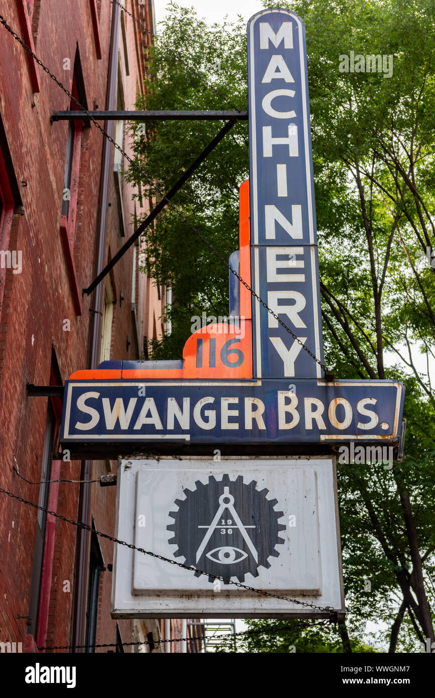 Swanger hi-res stock photography and images - Alamy
