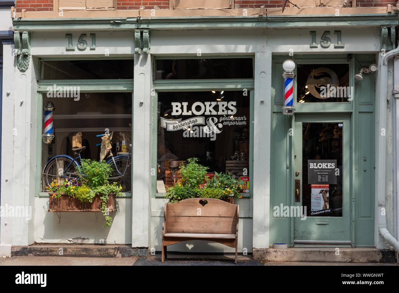 Old shop frontage hi-res stock photography and images - Alamy