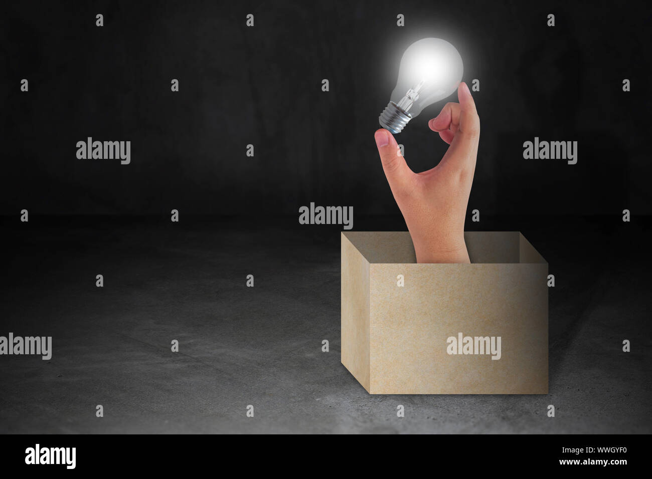 Solution out of box idea hi-res stock photography and images - Alamy