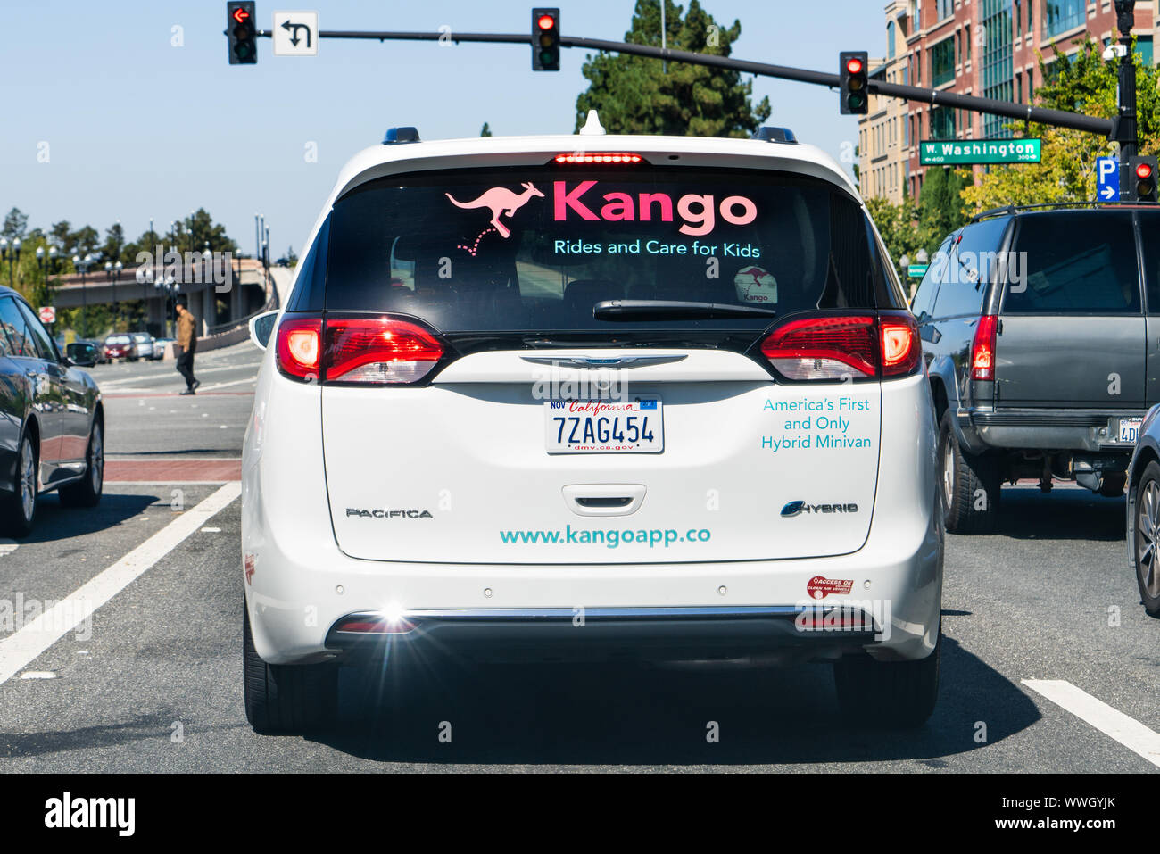 Kangaroo company logo hi-res stock photography and images - Alamy