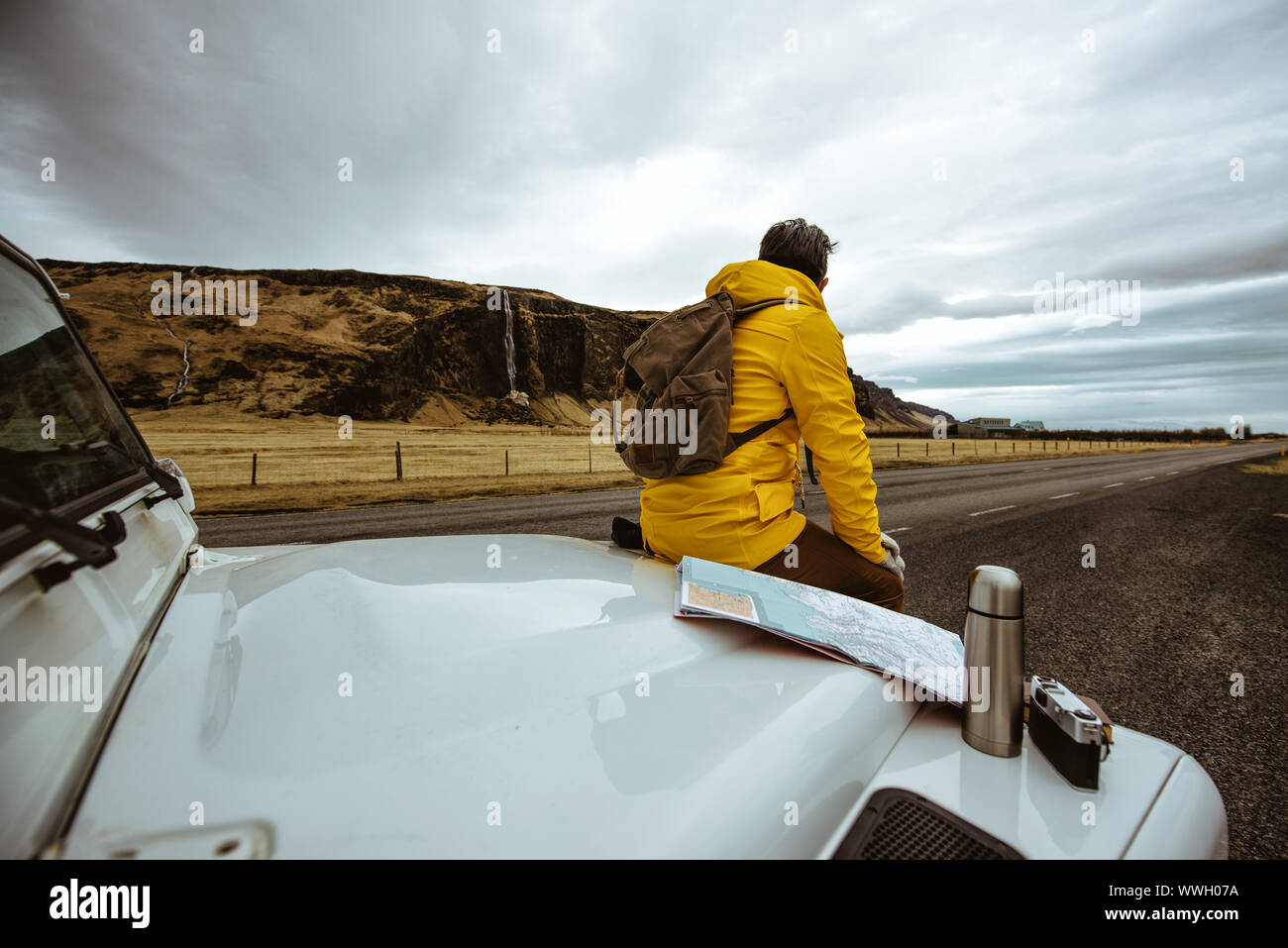 Explorer on the icelandic tour, traveling across iceland discovering ...