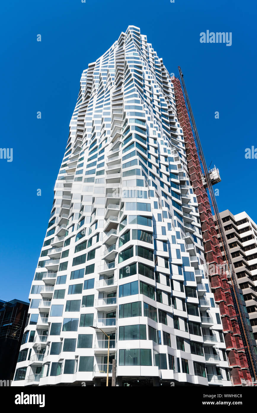 21 story modern skyscraper hi-res stock photography and images - Alamy