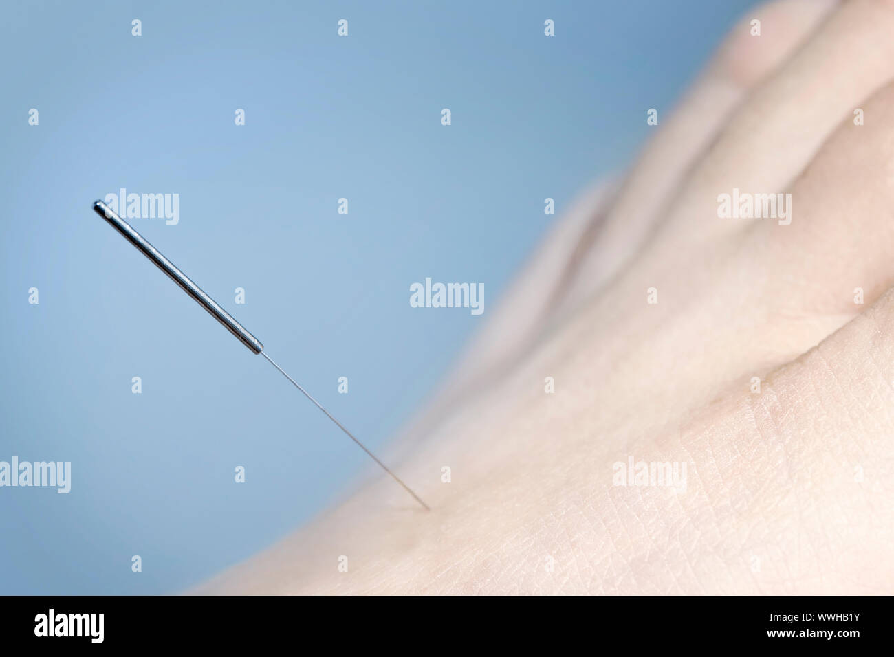 Needle inserted hi-res stock photography and images - Alamy