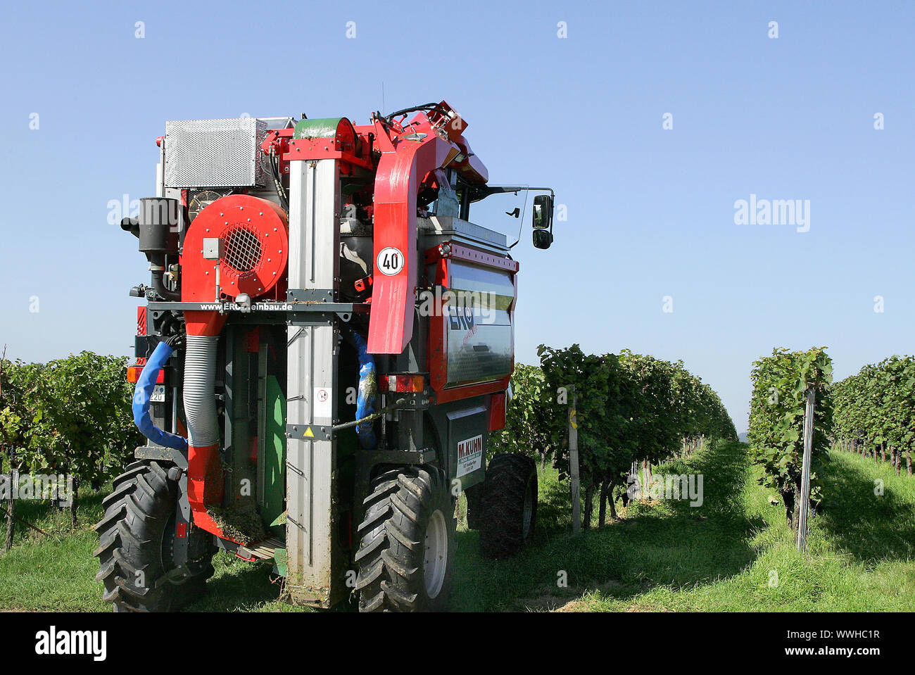 Vintage harvester hi-res stock photography and images - Alamy