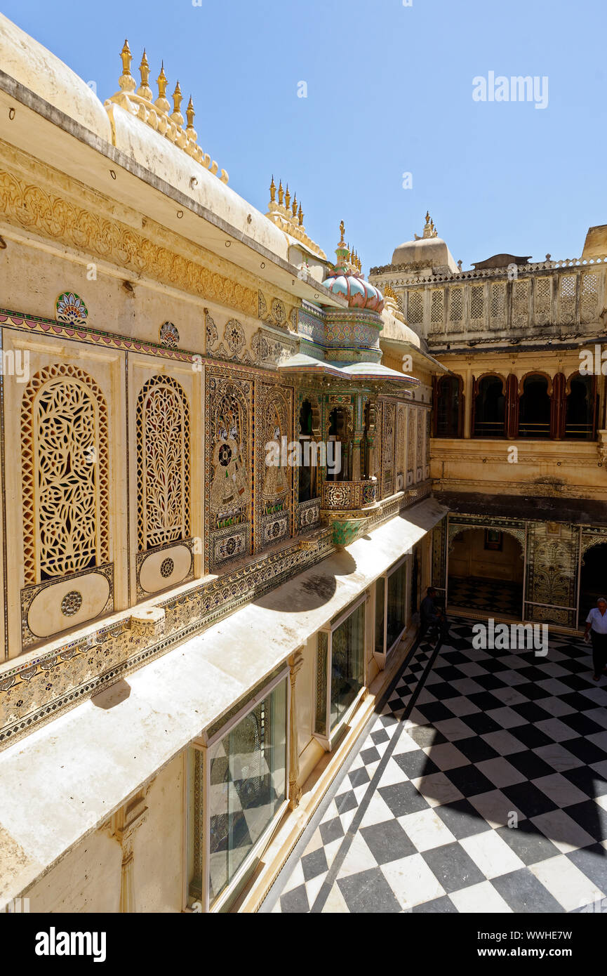 Peacock balcony hi-res stock photography and images - Alamy