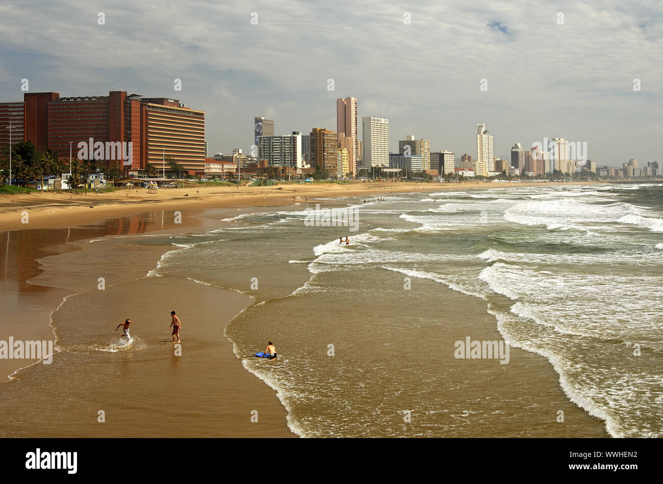 Golden sandy beaches hi-res stock photography and images - Alamy