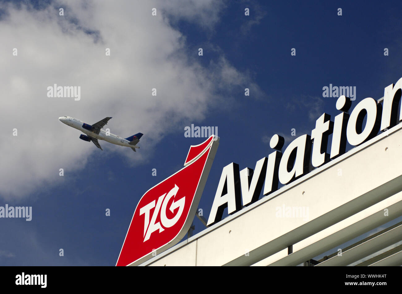 Servicee service hi-res stock photography and images - Alamy