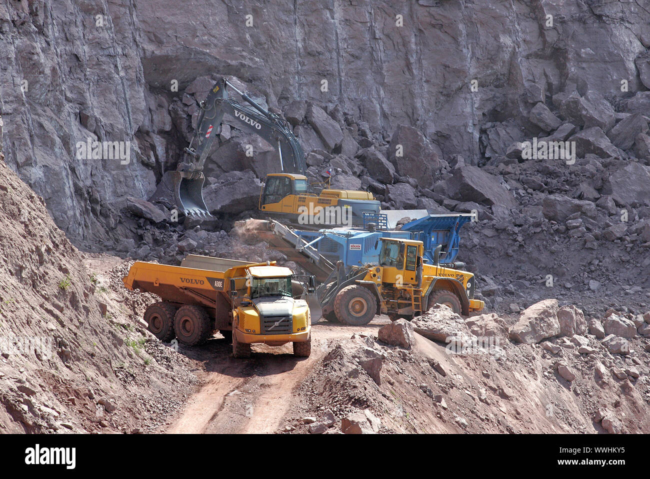 Stone quarry pit hi-res stock photography and images - Alamy