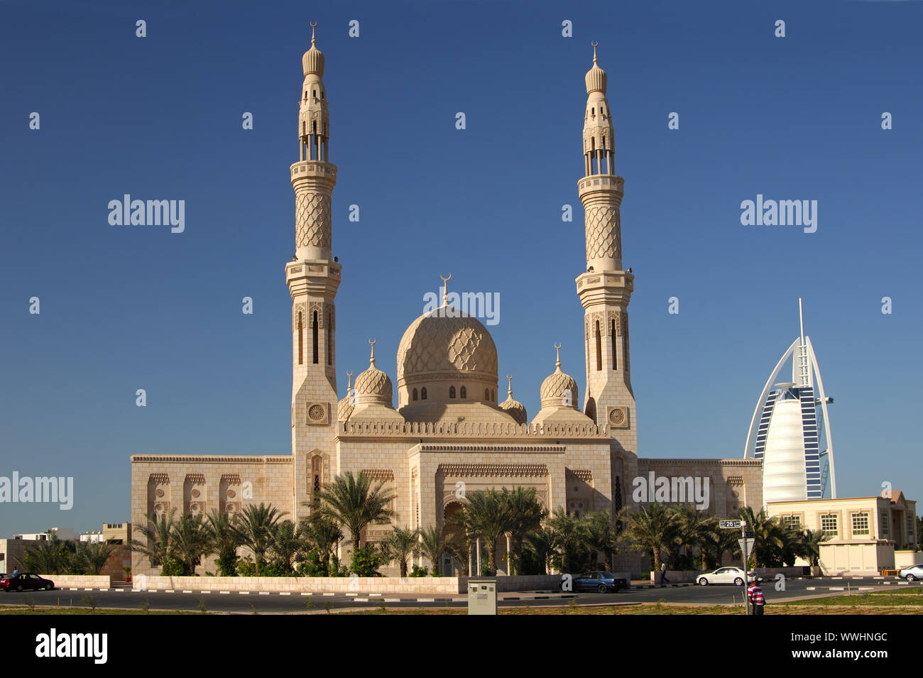 Jumeirah Mosque, Dubai Stock Photo - Alamy