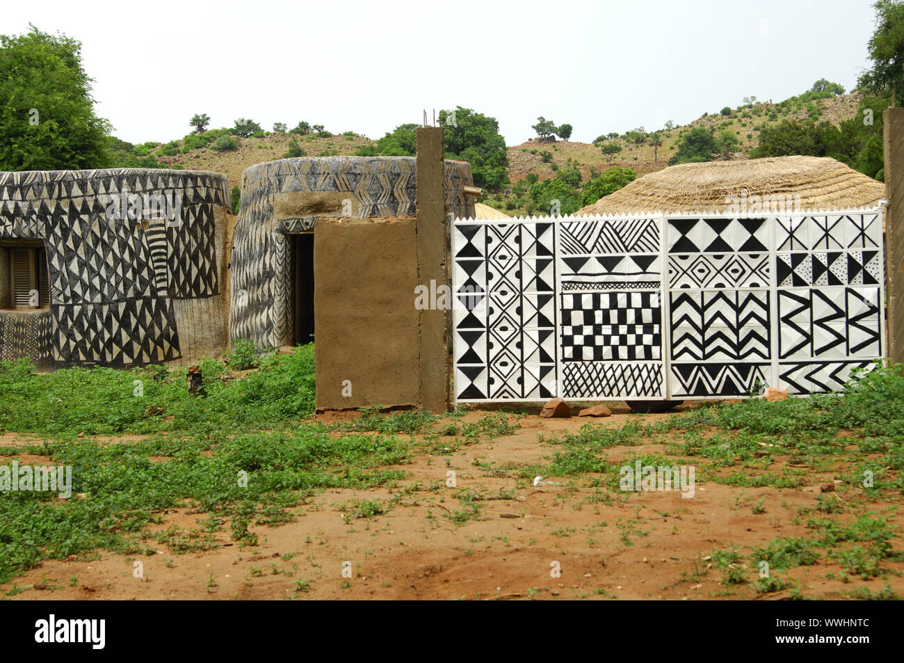 Gurunsi houses hi-res stock photography and images - Alamy
