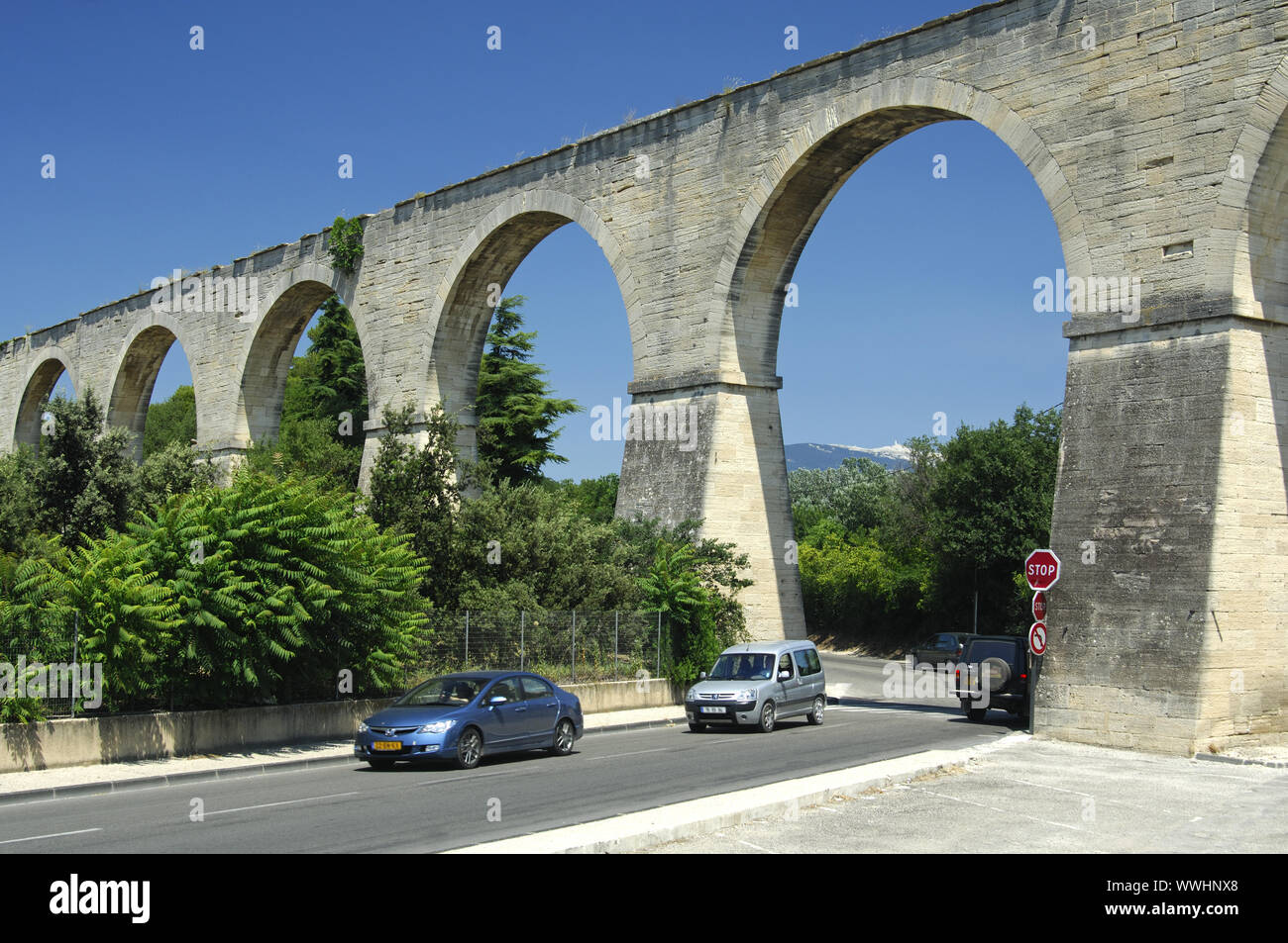 Carpentras aqueduct hi-res stock photography and images - Alamy