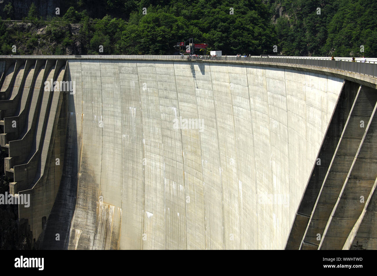 Contra dam, Verzascatal, Switzerland Stock Photo - Alamy