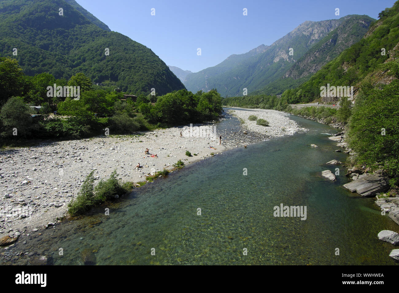 Shallow river bed hi-res stock photography and images - Alamy