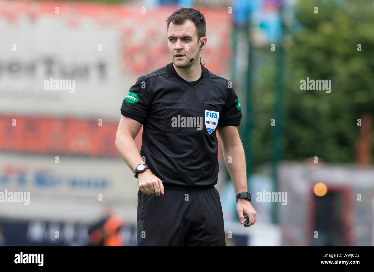 Referee don Robertson Stock Photo - Alamy