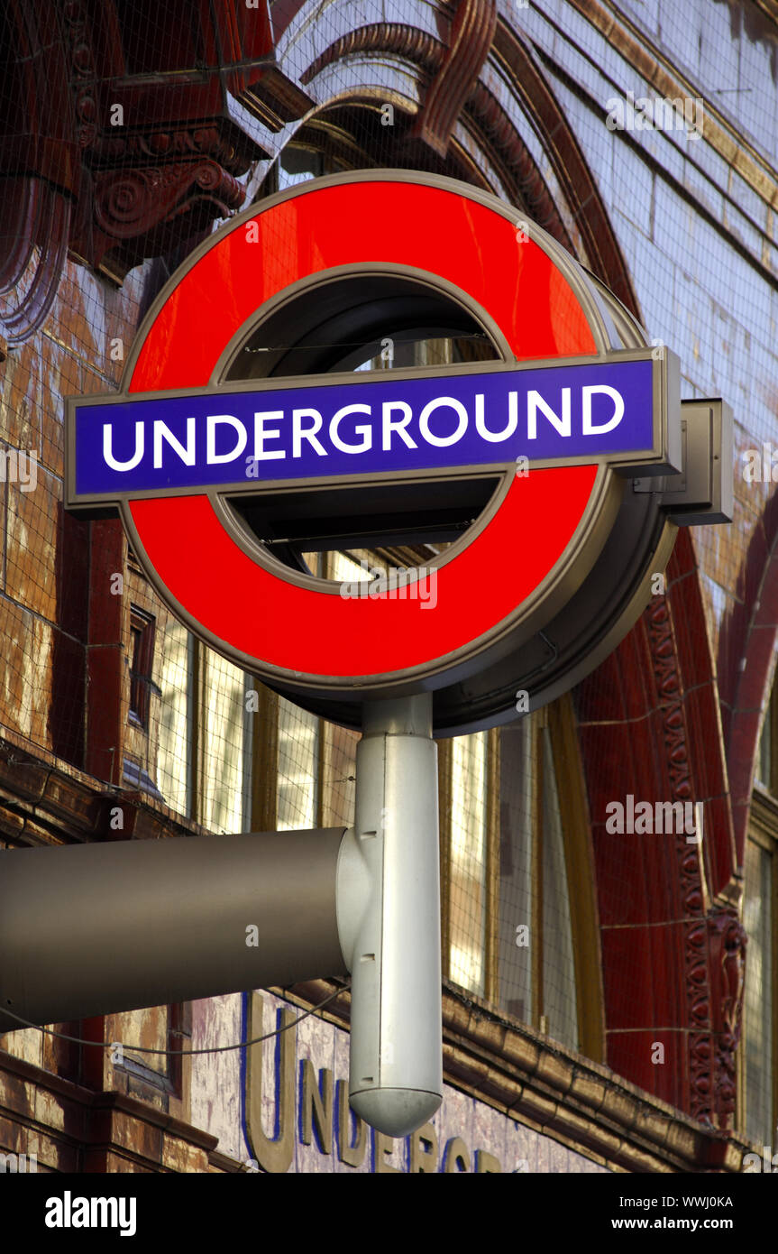 Entrance sign at Russel Square metro station Stock Photo - Alamy