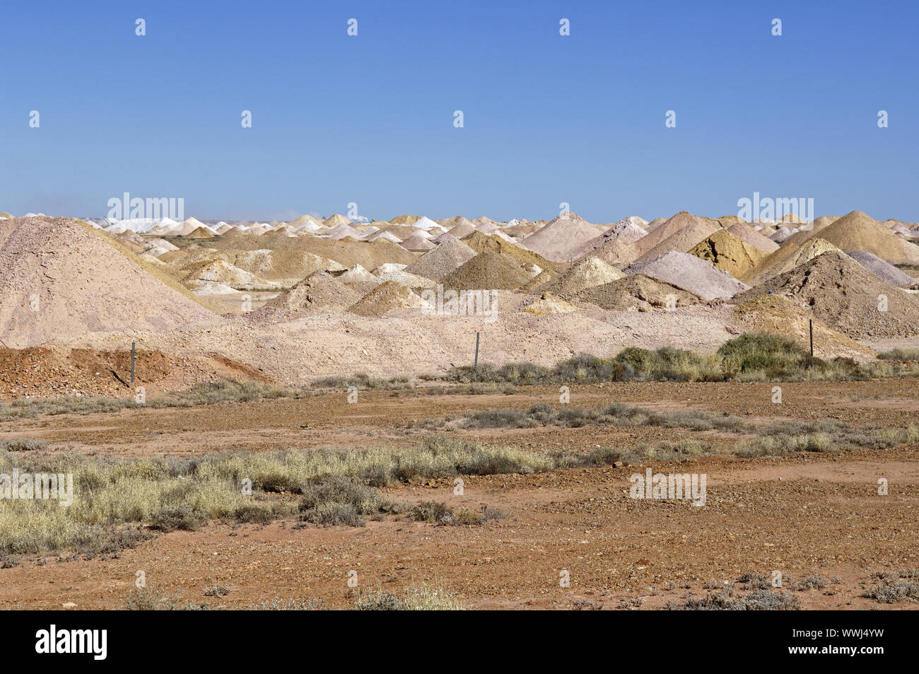Opal mine spoil heaps in Coober Pedy, South Australia Stock Photo - Alamy