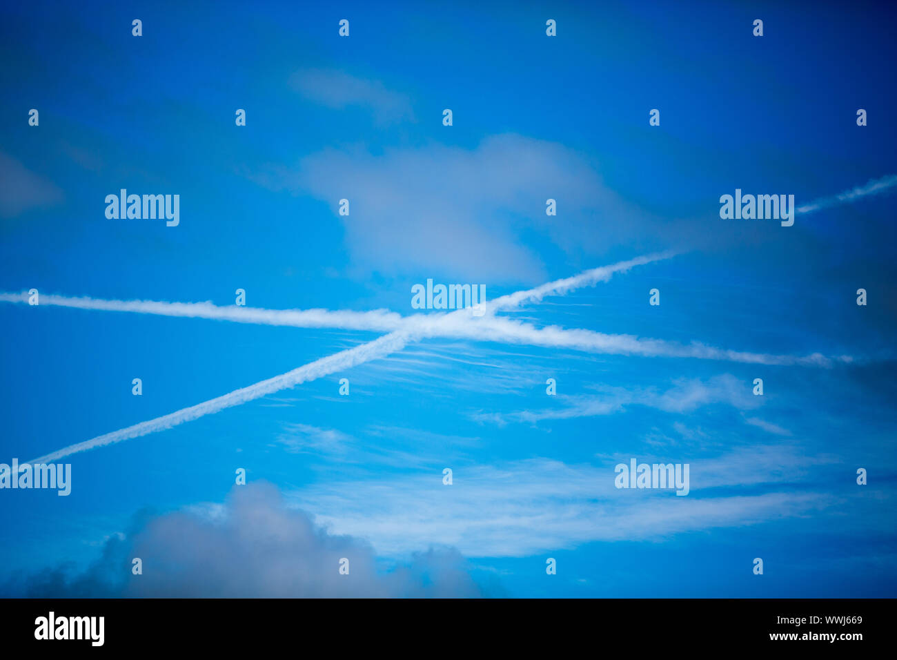 Cross like clouds hi-res stock photography and images - Alamy