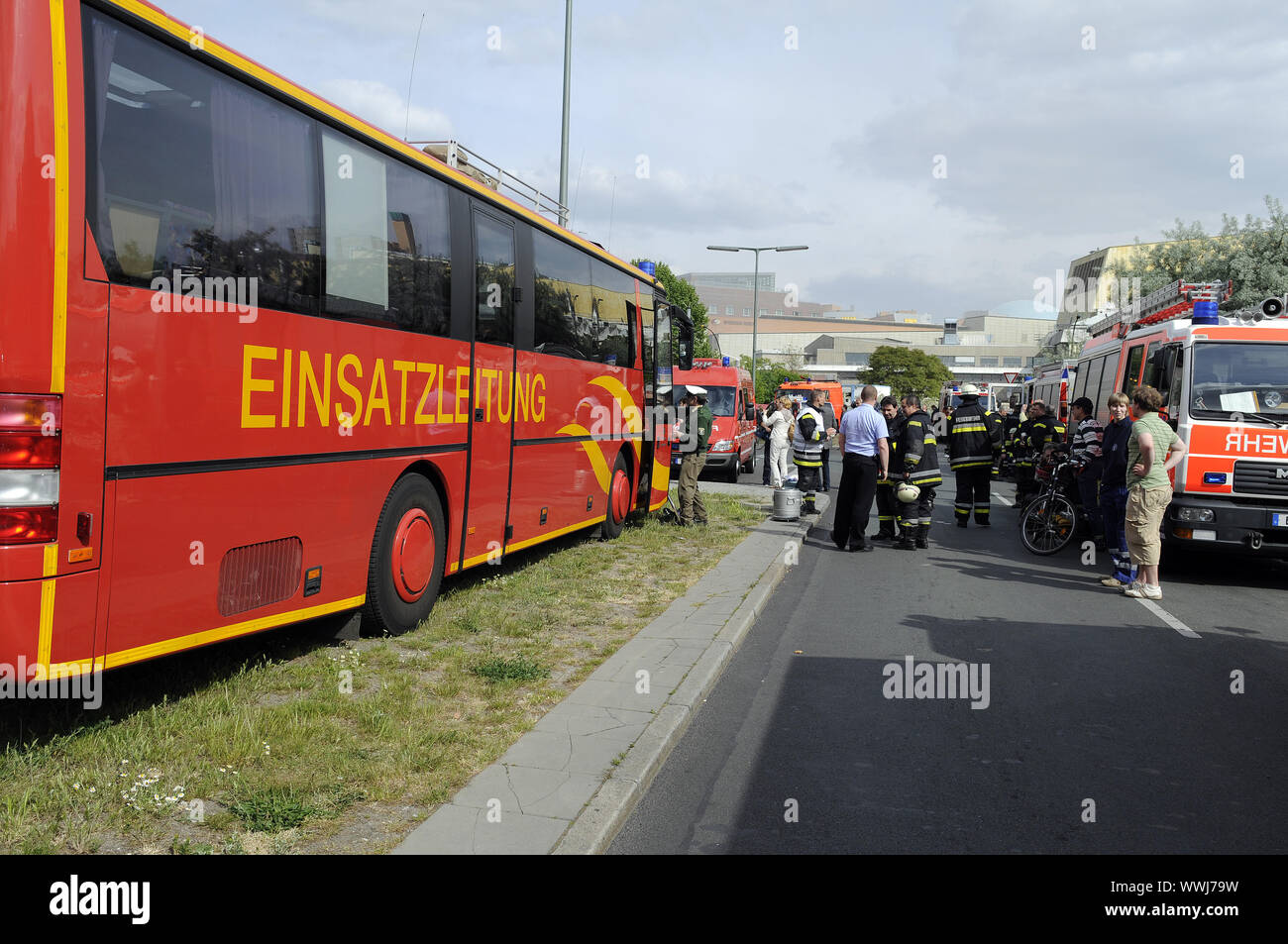 burning philharmonic orchestra, berlin, firefighters after the mission ...