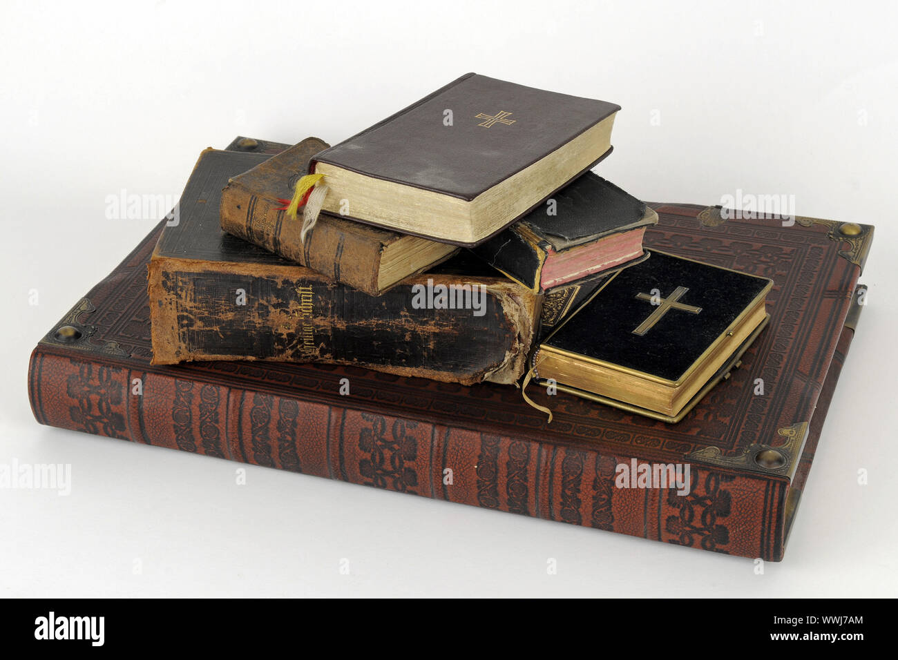 Very old bibles hi-res stock photography and images - Alamy