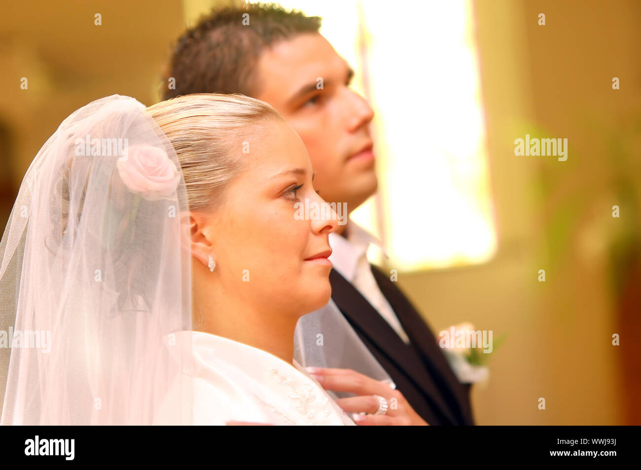 Couple getting married Stock Photo - Alamy