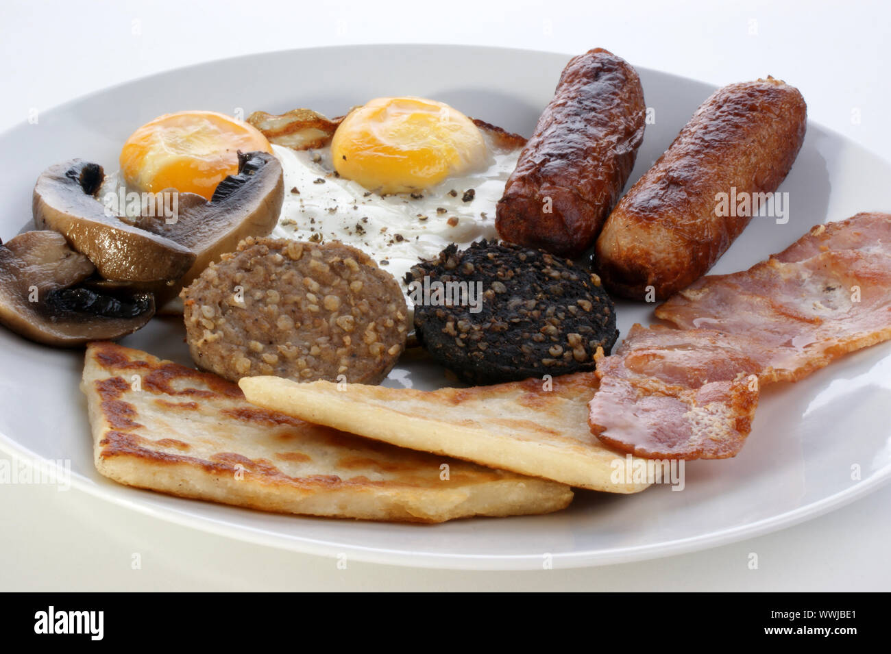 traditional irish breakfast on a large plate Stock Photo - Alamy