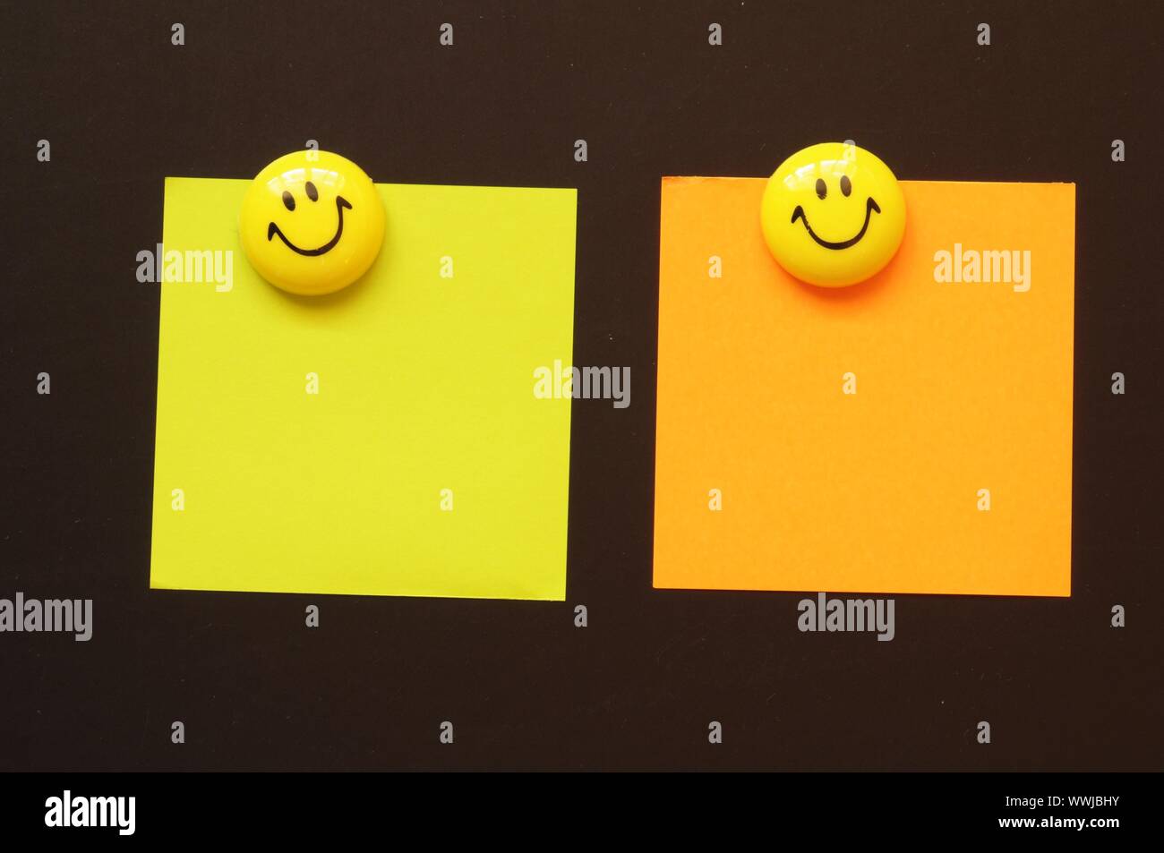 Smiley blank sheet note paper hi-res stock photography and images - Alamy