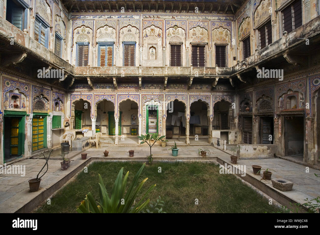 old palaces in Manesar, Mandawa, Rajasthan, North India, India Stock ...