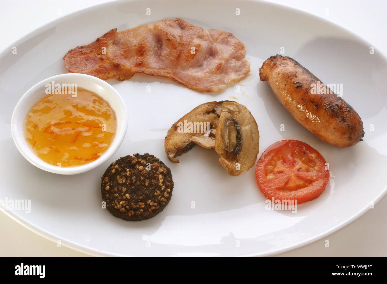 traditional irish breakfast on a large plate Stock Photo - Alamy