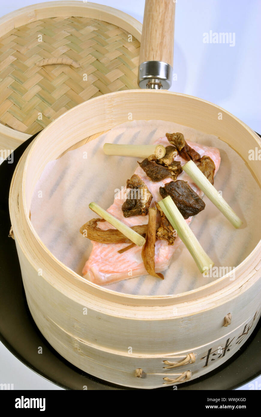 wild irish salmon fillet in a bamboo steamer Stock Photo - Alamy