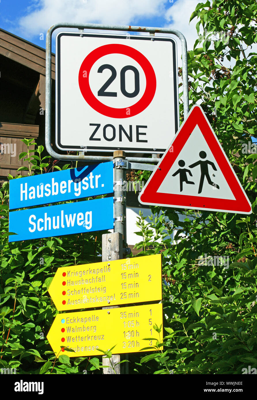 Signs forest hi-res stock photography and images - Alamy