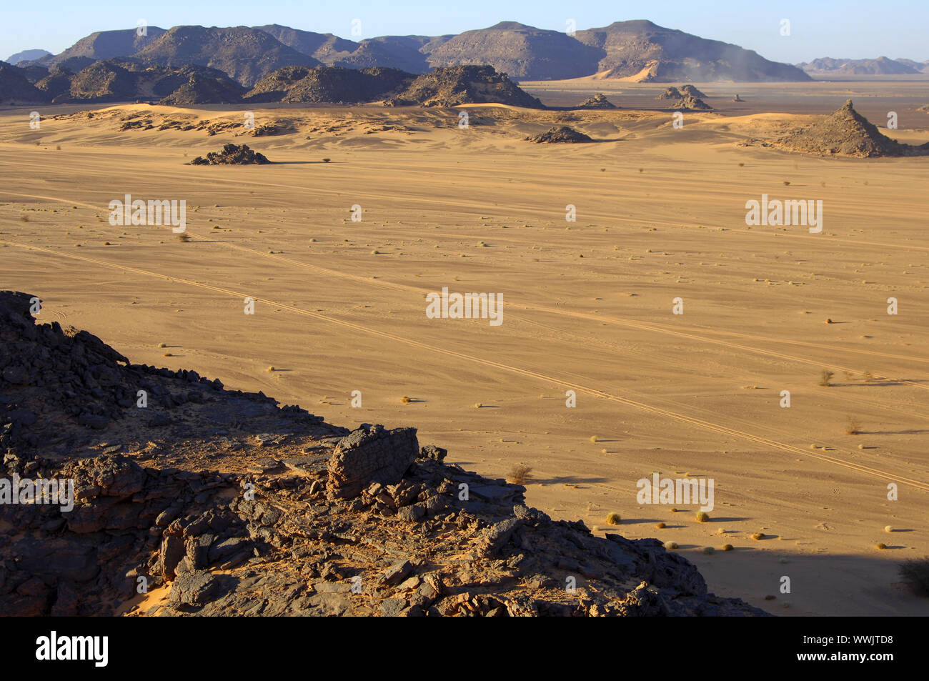 Desertscape in the Acacus Mountains, Sahara desert Stock Photo - Alamy