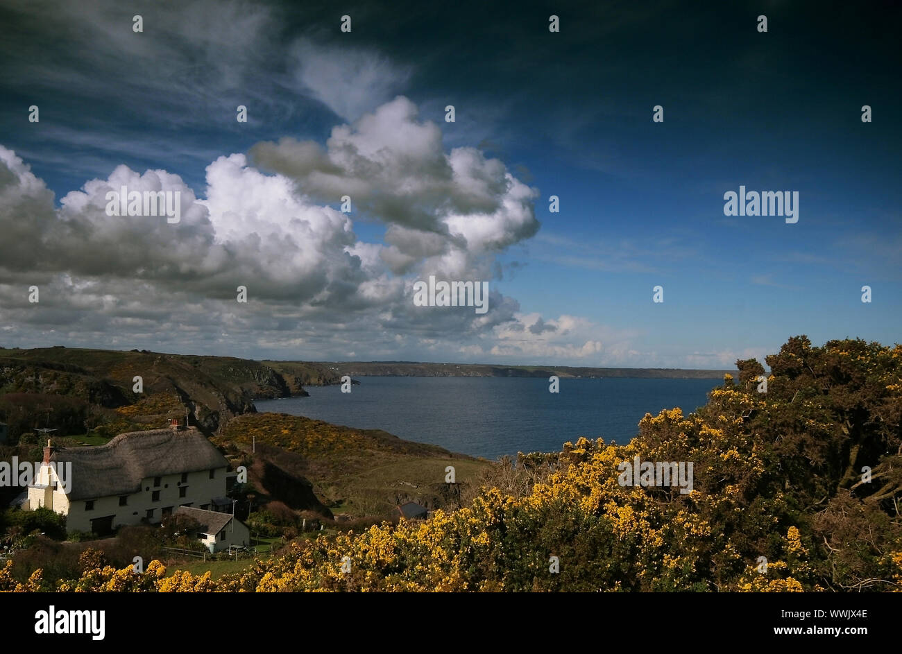 Housel cove hi-res stock photography and images - Alamy