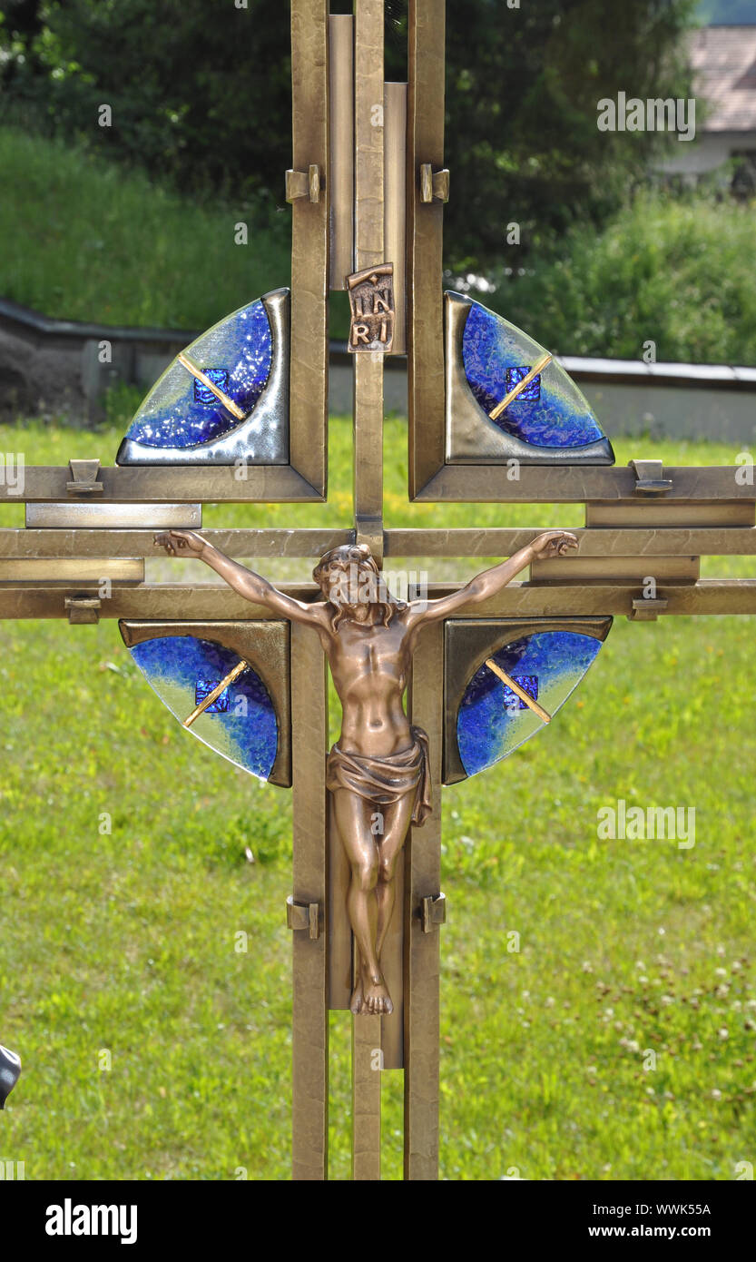 Cross on a cemetery Stock Photo - Alamy