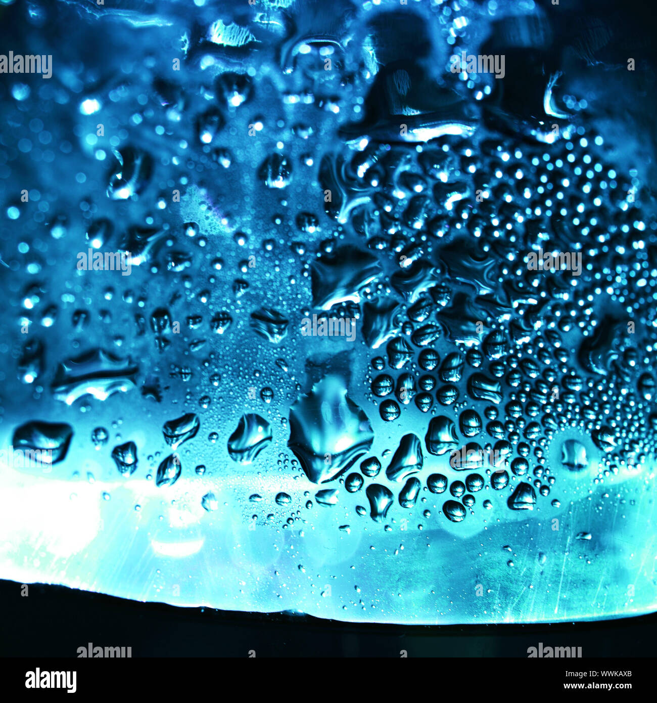 Six pack water bottles hi-res stock photography and images - Alamy