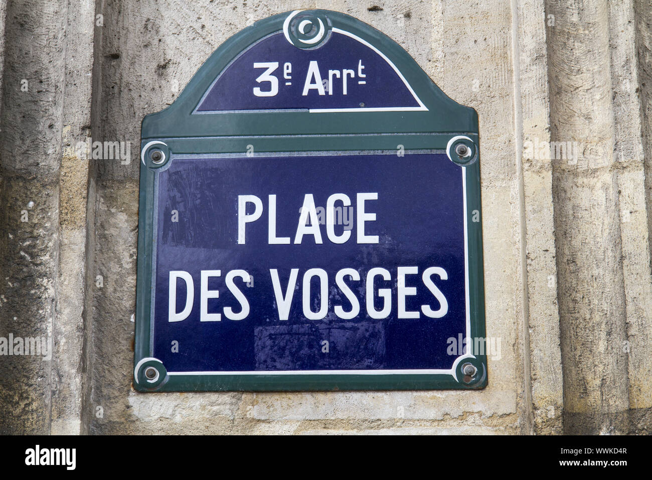 Paris address sign hi-res stock photography and images - Alamy
