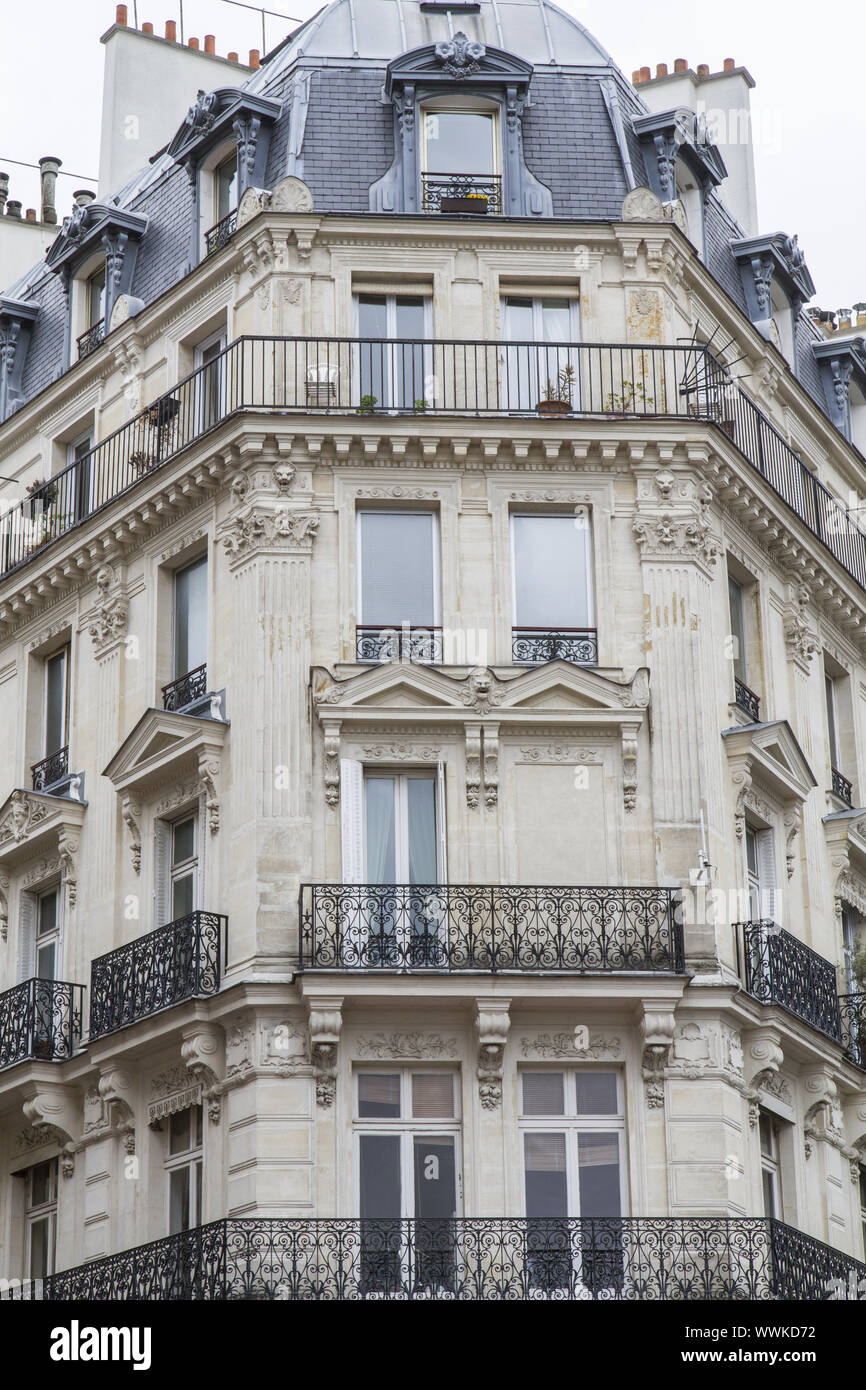 Parisian architecture france hi-res stock photography and images - Alamy