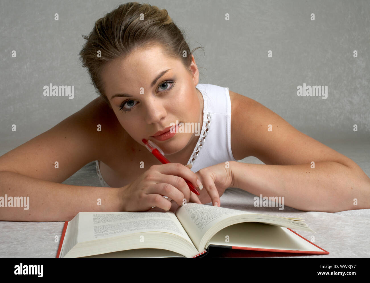 Pretty girl studying Stock Photo - Alamy