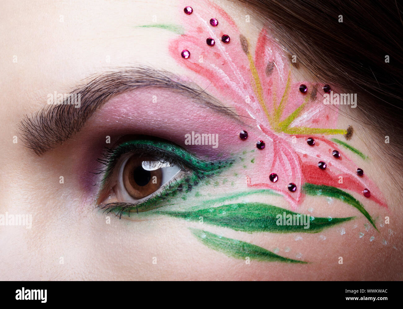 Eye zone makeup hi-res stock photography and images - Alamy