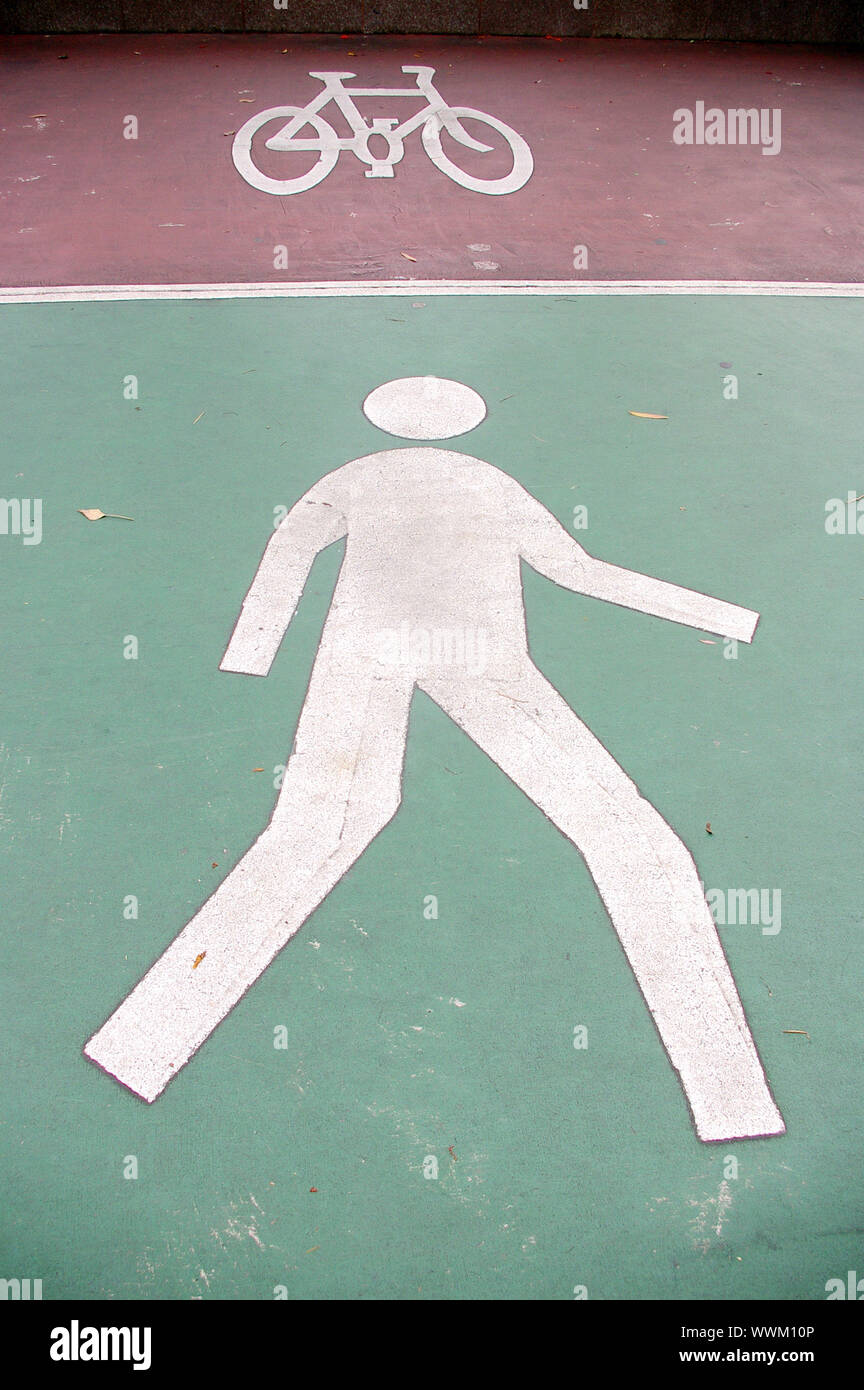 Cycle lane london night hi-res stock photography and images - Alamy