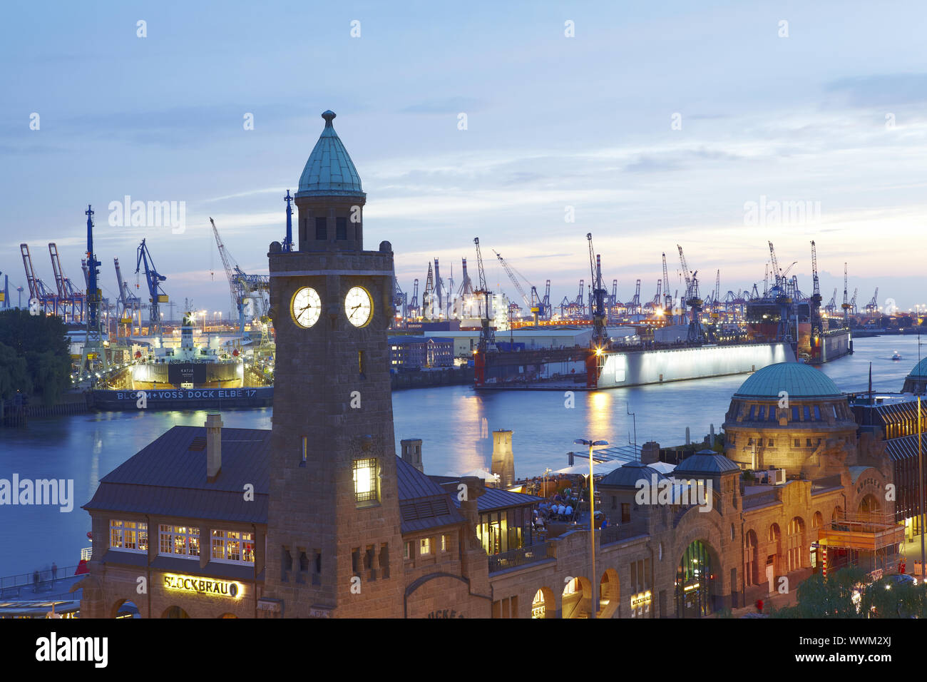 Hamburg - Landing bridges in the evening Stock Photo - Alamy