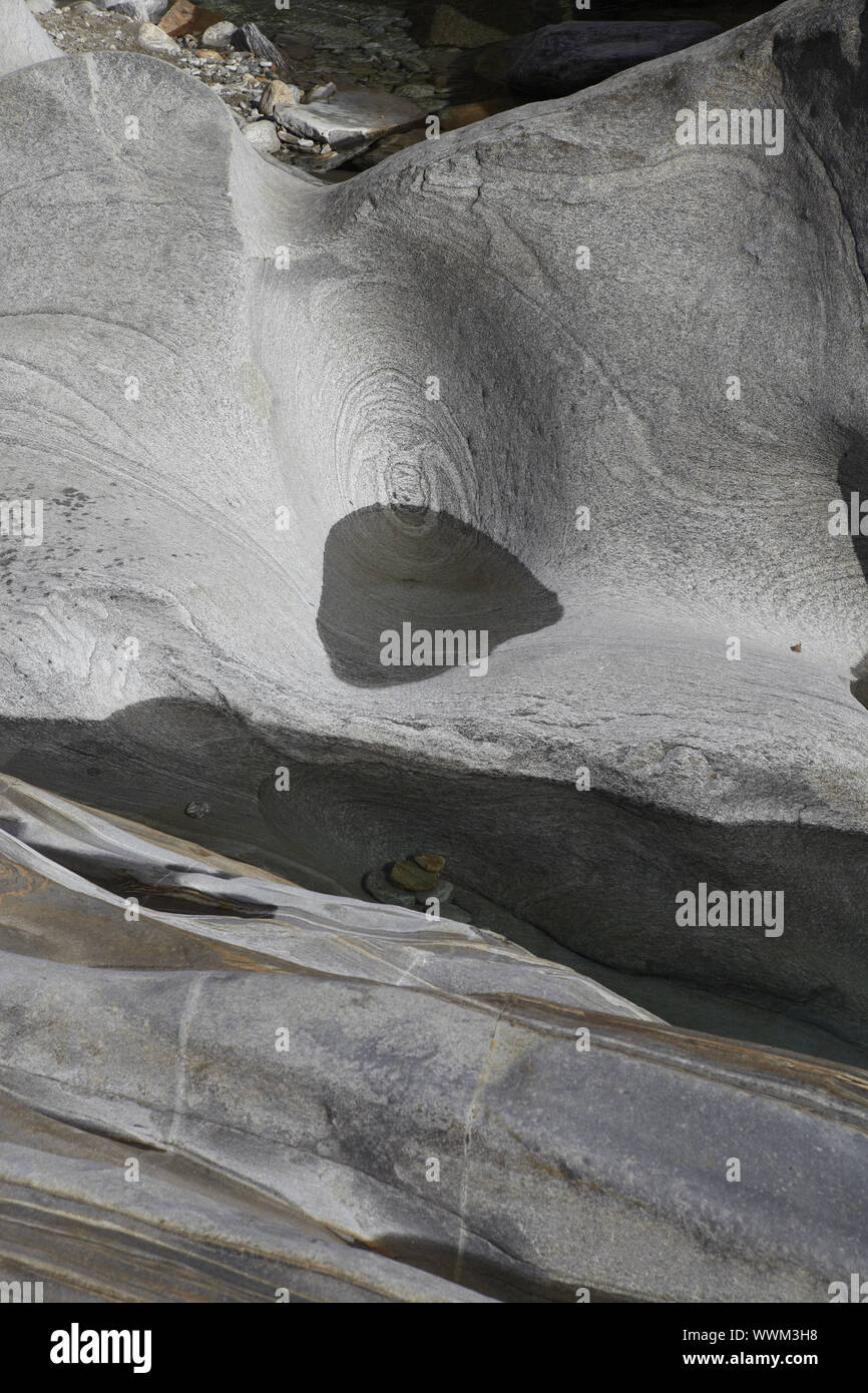 Stream bed hi-res stock photography and images - Alamy