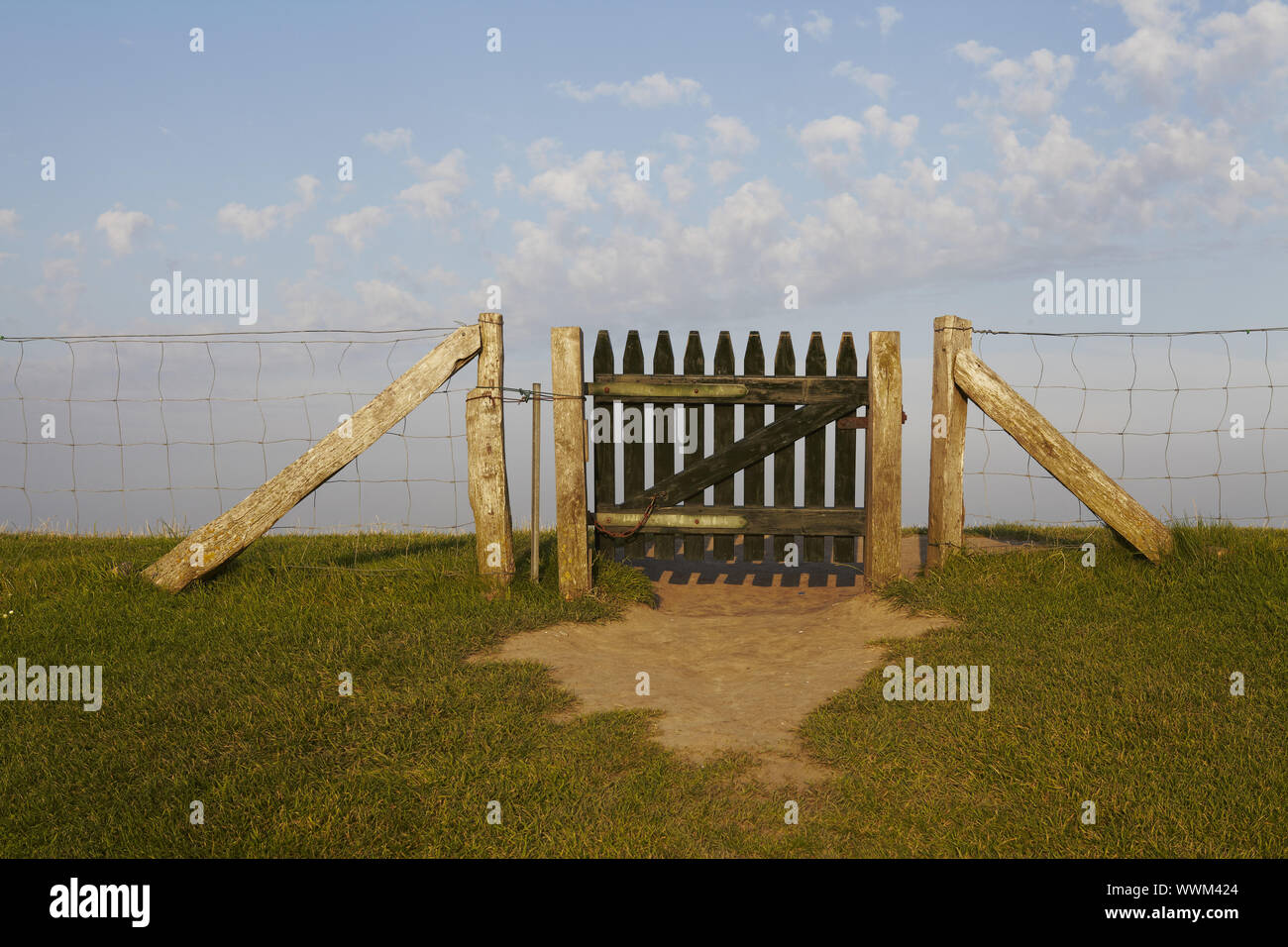 Dyke gate hi-res stock photography and images - Alamy