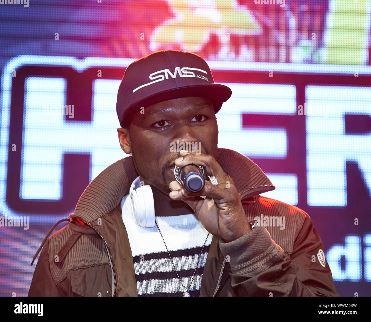 50 Cent, US-Rap star, giving autograph in Berlin Stock Photo - Alamy